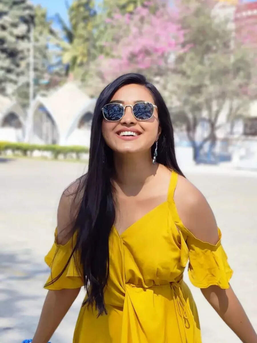 Glamorous pictures of Amitha Sadashiva | Times of India