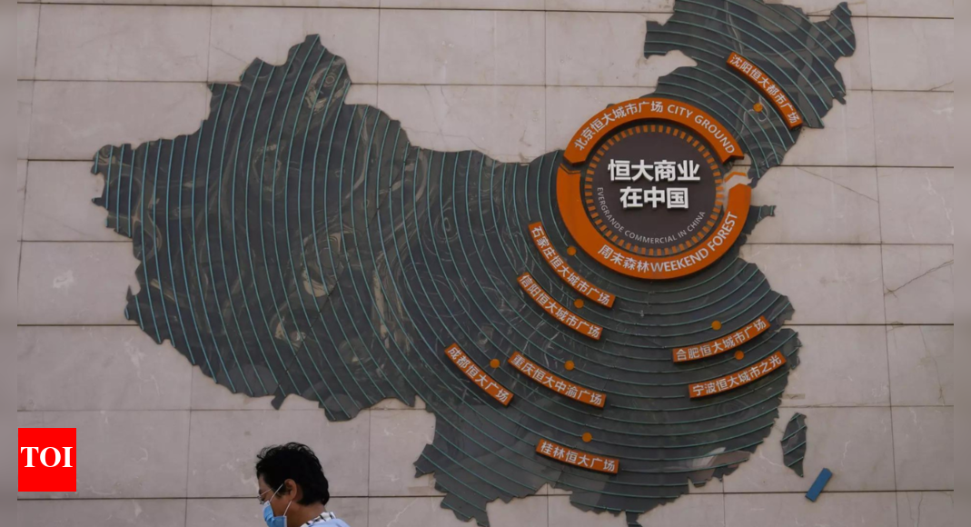 None: Chinese police detain wealth management staff at the heavily ...