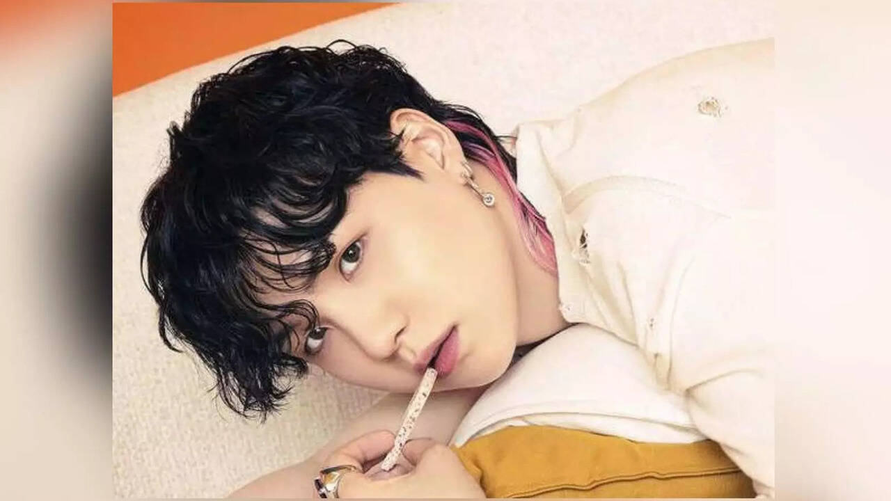 BTS' Suga Goes Live On Weverse For Last Time Before Military Service ...