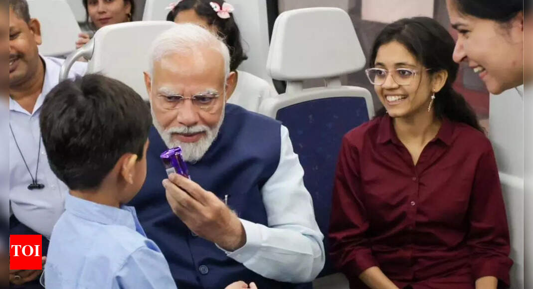 Metro Ride: PM Modi takes metro ride to inaugurate Delhi Airport Metro Line extension | India ...