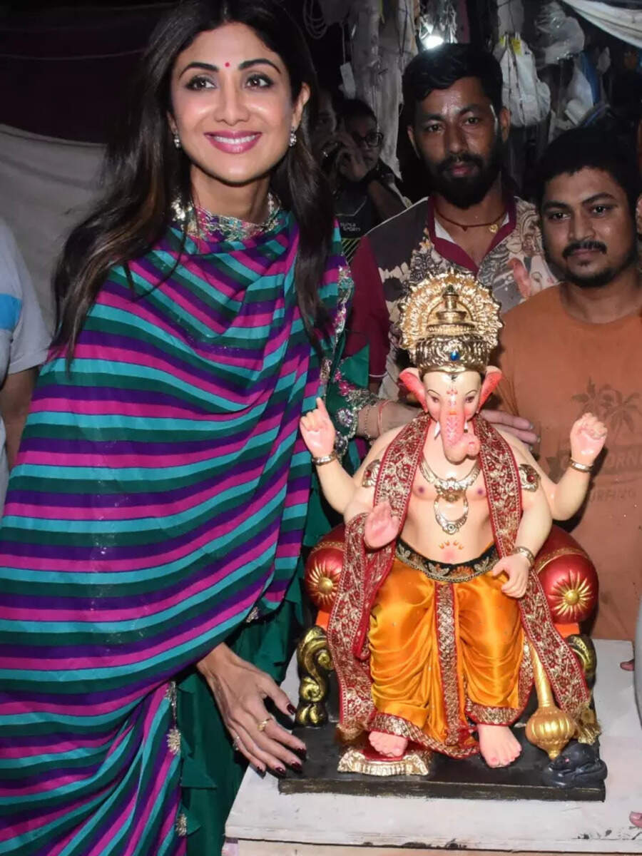 Shilpa Shetty, Anushka Sharma, Allu Arjun, Other Celebs Welcome Bappa ...