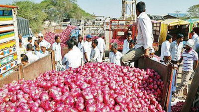 Onion: Maharashtra onion traders to go on strike from today, prices may rise | Nashik News ...