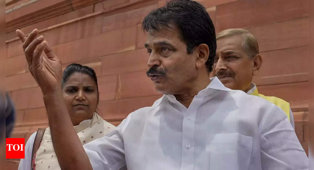 KC Venugopal: 'Smriti Irani's portfolio to abuse Congress, Gandhi ...