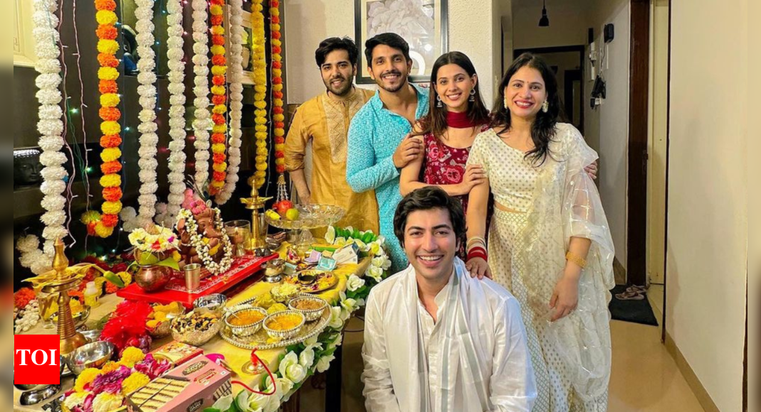 Pandya Store's Akshay Kharodia shares pictures with Kanwar Dhillon ...