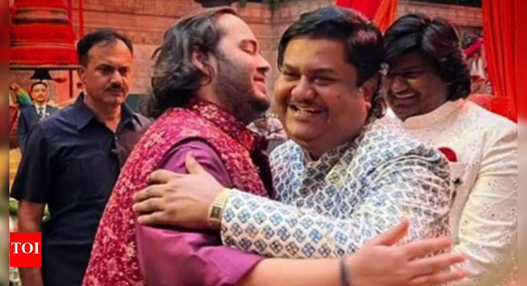 Singer Osman Mir and son Aamir Mir share memorable moments at Ambani ...