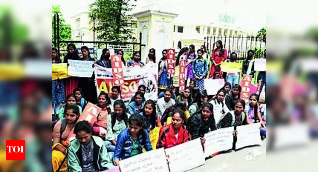 World Cup: Uom Results Delay Leads To Protest | Mysuru News - Times of ...