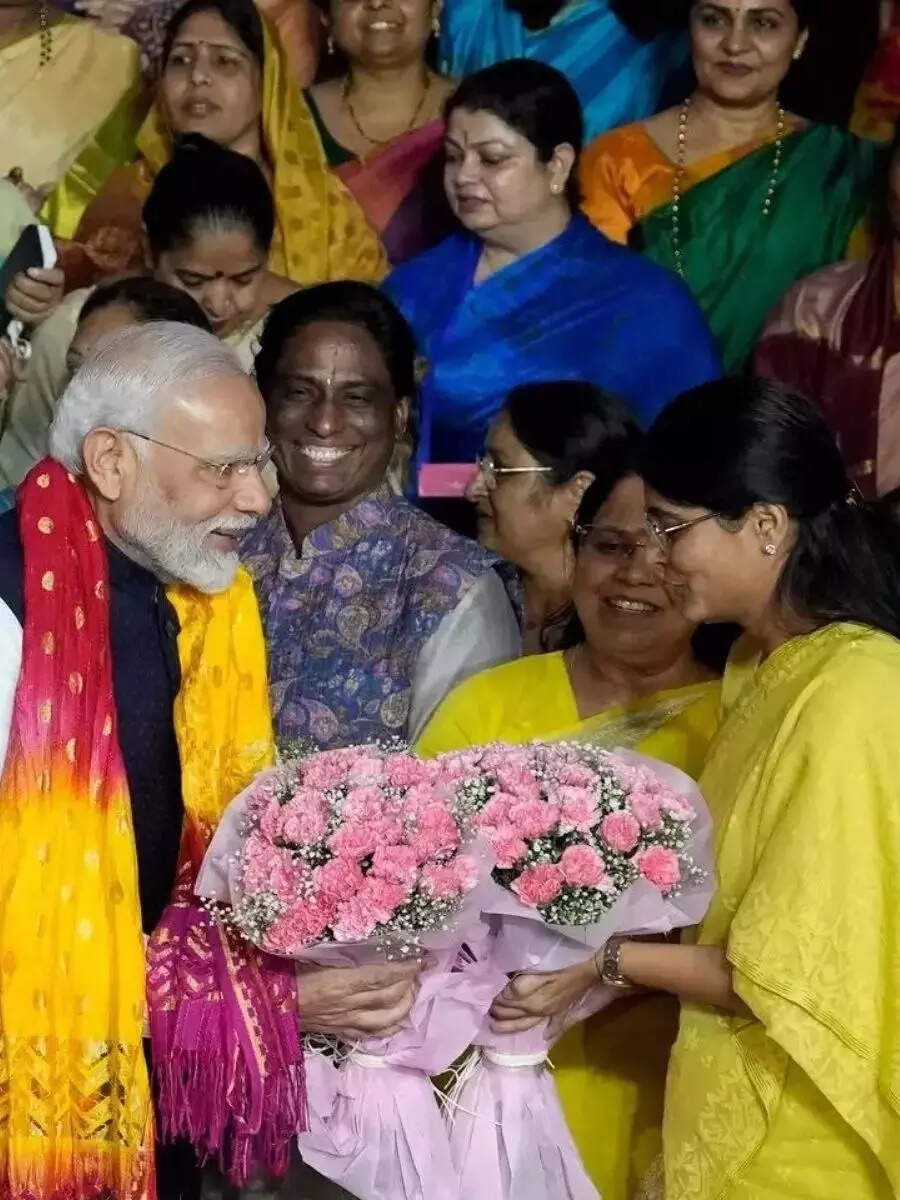'Torchbearers of change': PM Modi meets women MPs after passage of ...