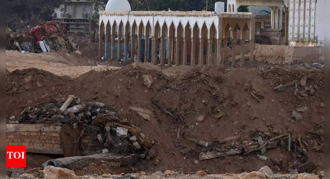 Medical Assistance: Three dead, hundreds hospitalised in Iran dust ...