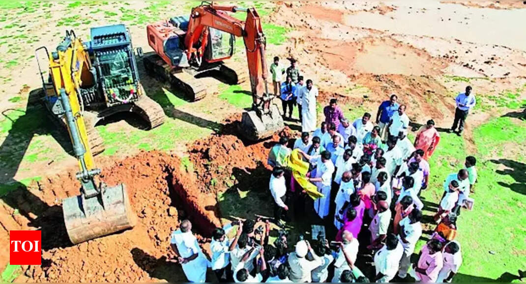 Trichy-Pudukottai National Highway: Work Begins To Desilt Gundur Tank ...