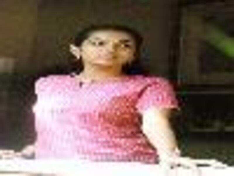 I'm at home in Sandalwood: Parvathi Menon | Tamil Movie News - Times of ...