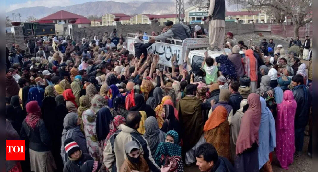 World Bank: Nearly 40% of Pakistan's population now living below ...