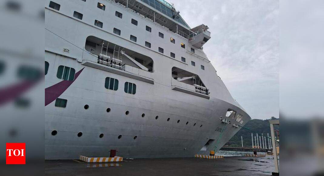 Cruise liner docks at port | Goa News - Times of India