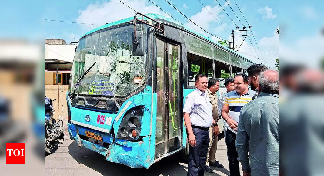 Bus Hits: Bus Hits Scooterist, People Beat Up Driver, Damage Bus ...