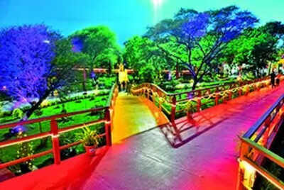 Park: Lakefront Now Has Sprawling New Park On Necklace Road | Hyderabad ...