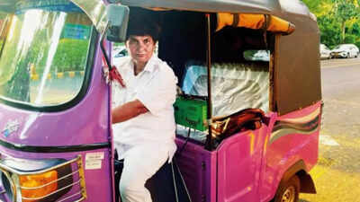 Woman auto driver attacked during road rage in Delhi's Mehrauli | Delhi ...