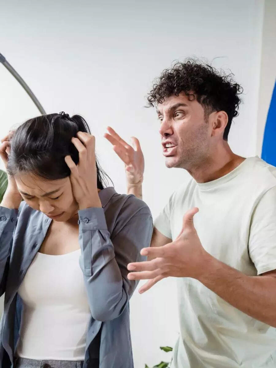 8 ways to control anger with your spouse | Times of India