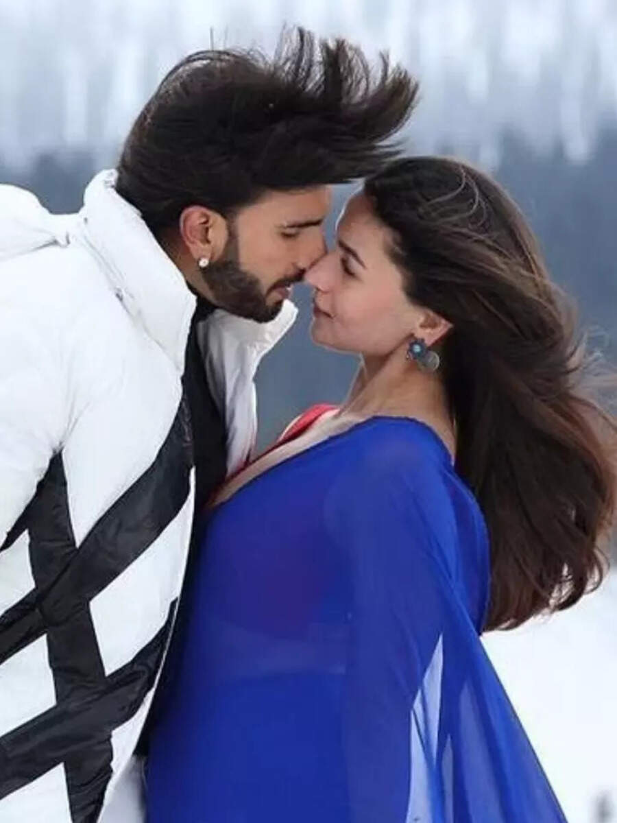 Sridevi To Alia Bhatt, How Yash Chopra's Romantic Chiffon Saree Evolved | Zoom TV