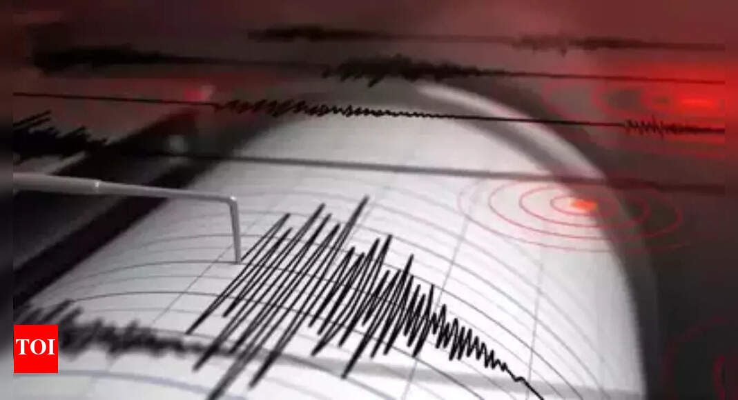 Campi Flegrei: Biggest quake in 40 years shakes Italy's volcanic Campi ...