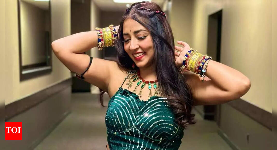 Kairavi Buch will perform Navratri in Dubai on October 13 and 14 ...