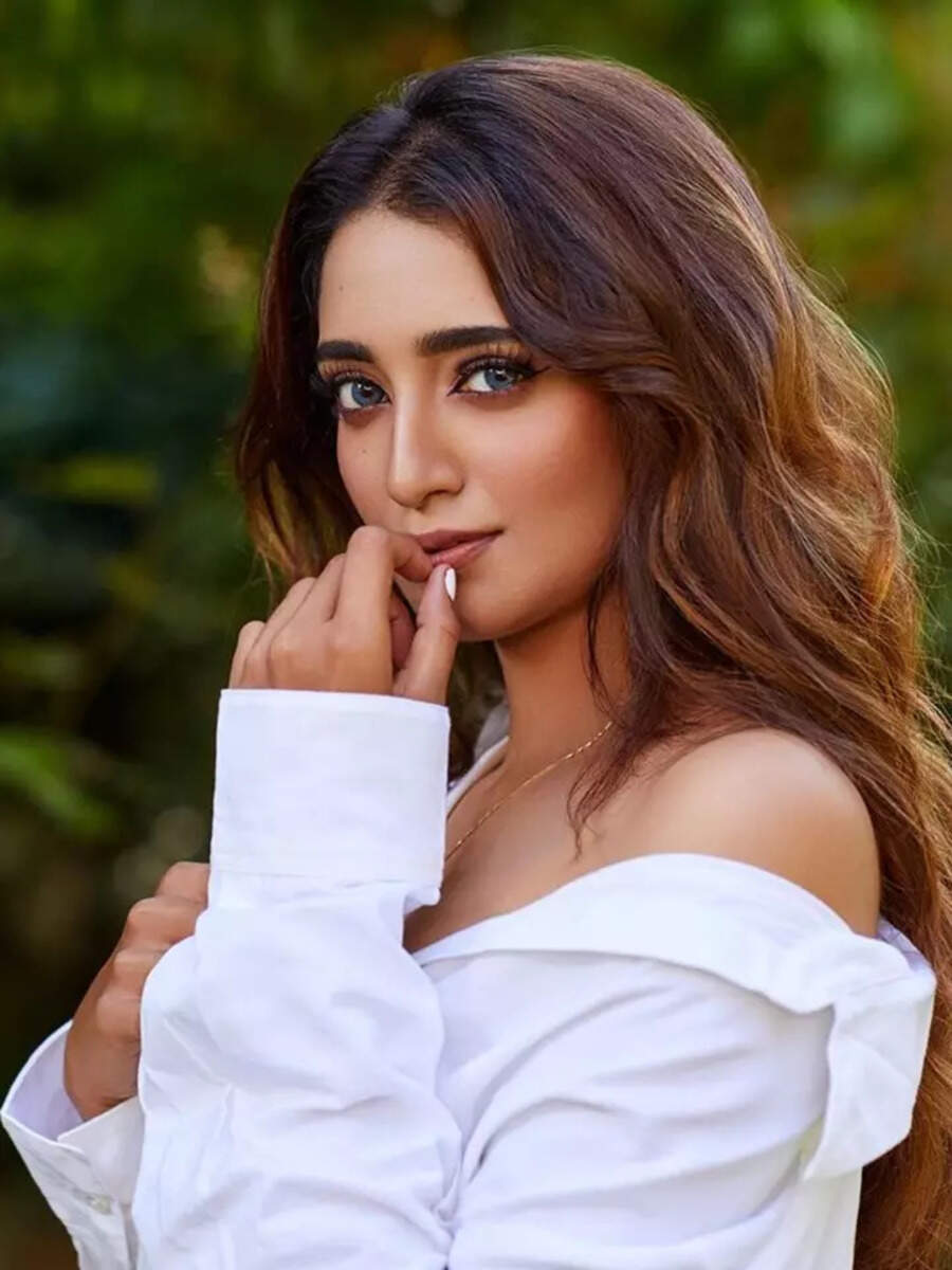 Captivating looks of Angel | Times of India