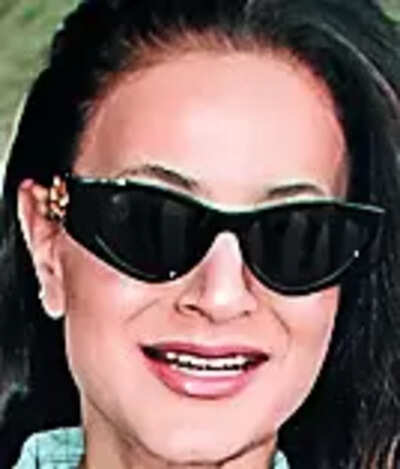 Cheque Bounce: Ameesha Patel Asked To Appear Before Court In Ranchi On Oct 16 | Ranchi News ...