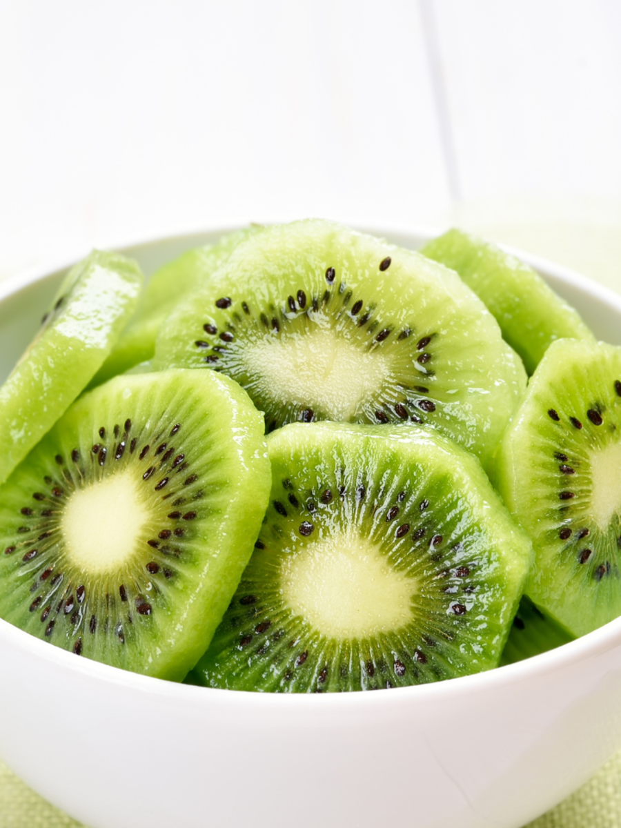 10 solid reasons to eat one kiwi every day | Times of India