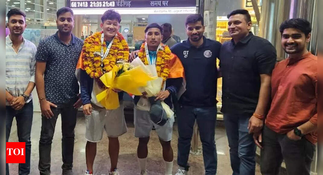 Rajasthan United Football Club members Yash Chikro, Naoba Singh help ...