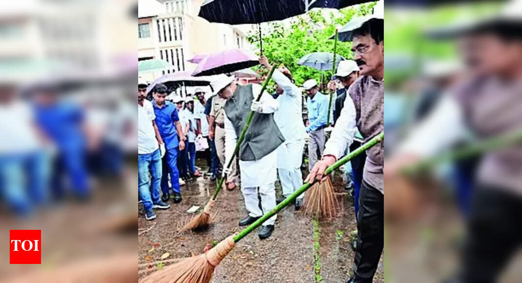 Cleanliness Pledge: Staff, Students Of Univs Take Cleanliness Pledge ...