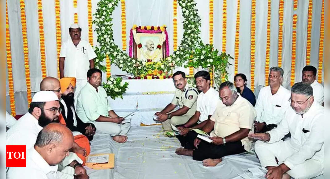 Mahatma Gandhi: Prayers And Events Mark Gandhi Jayanti In Mys | Mysuru ...