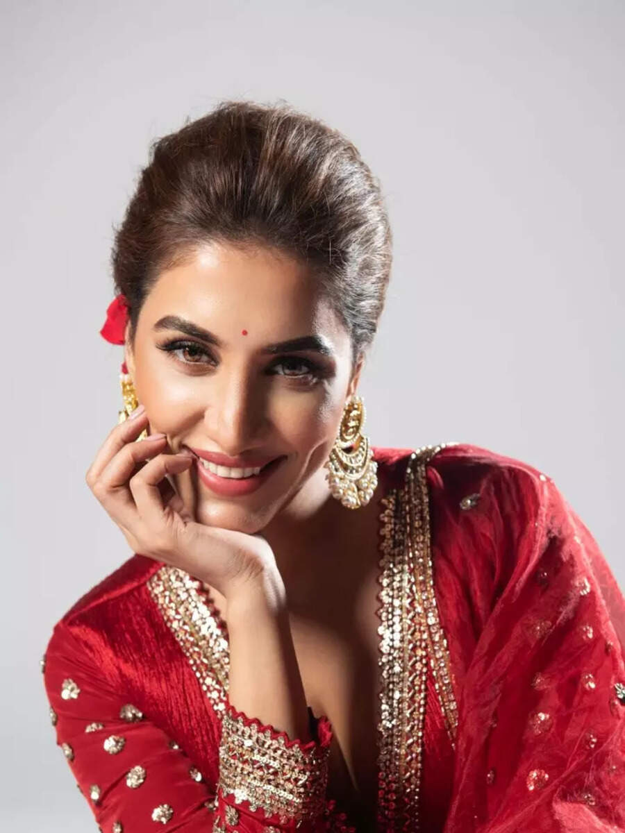 In Pics: Rukmini Maitra’s style guide for Durga Puja | Times of India