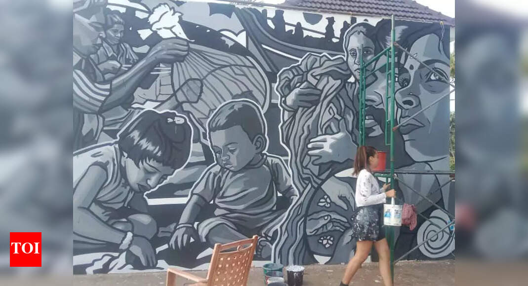 Mexican artist Paola Delfin adds to Cherai’s charm with a mural | Kochi ...