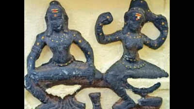 550-year-old Sati stone found | Chennai News - Times of India