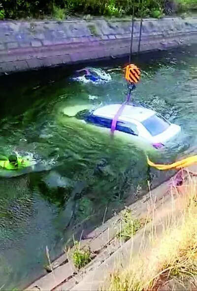 - Car: Close Shave For 35-year-old Man As Car Plunges Into Pap Canal ... - Car: Close Shave For 35-year-old Man As Car Plunges Into Pap Canal ...