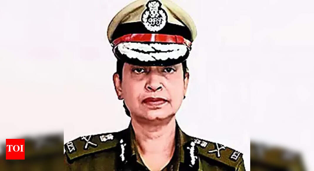 Woman IPS Officer: Woman Ips Officer Among 3 In Running For Dgp’s Post ...