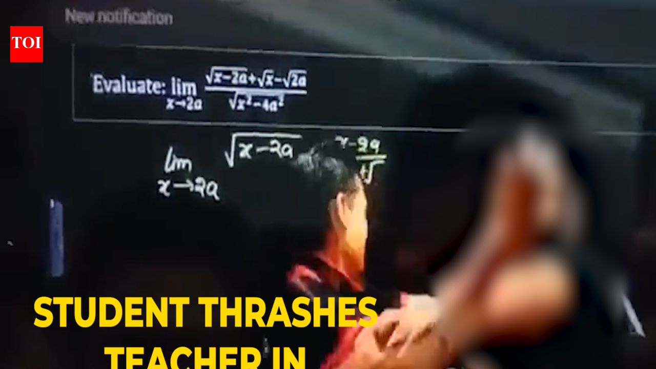 Student thrashes Physics Wallah teacher with slippers during live ...