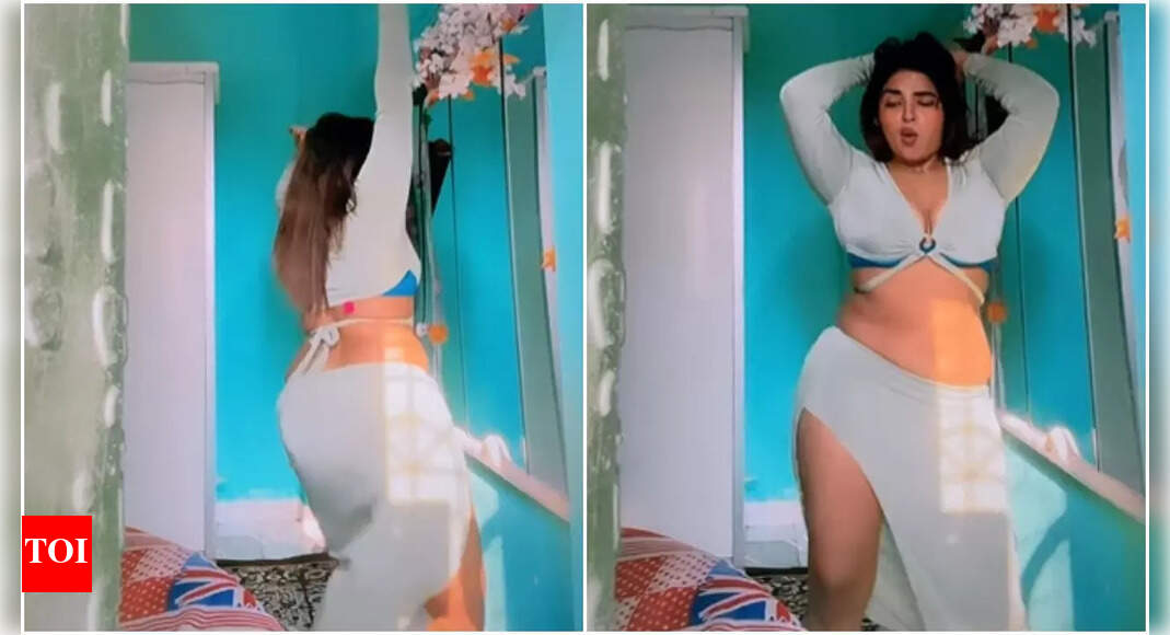 Saba Khan raises the temperature as she grooves in a stunning outfit | Bhojpuri Movie News ...