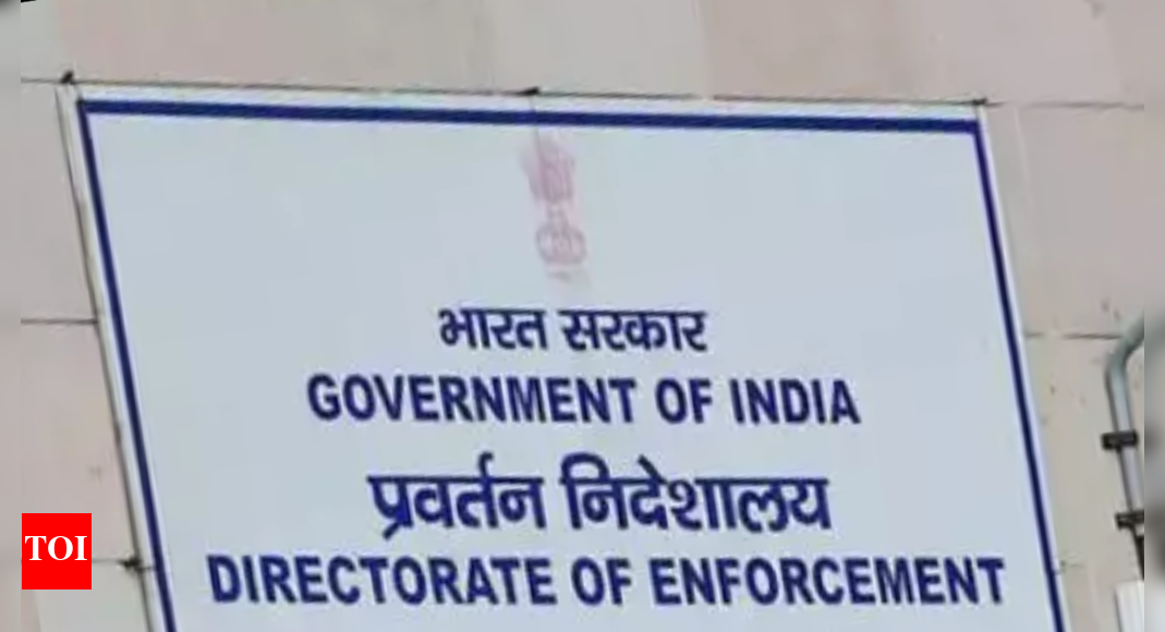 MP confronted with 'scam' approver | Delhi News - Times of India