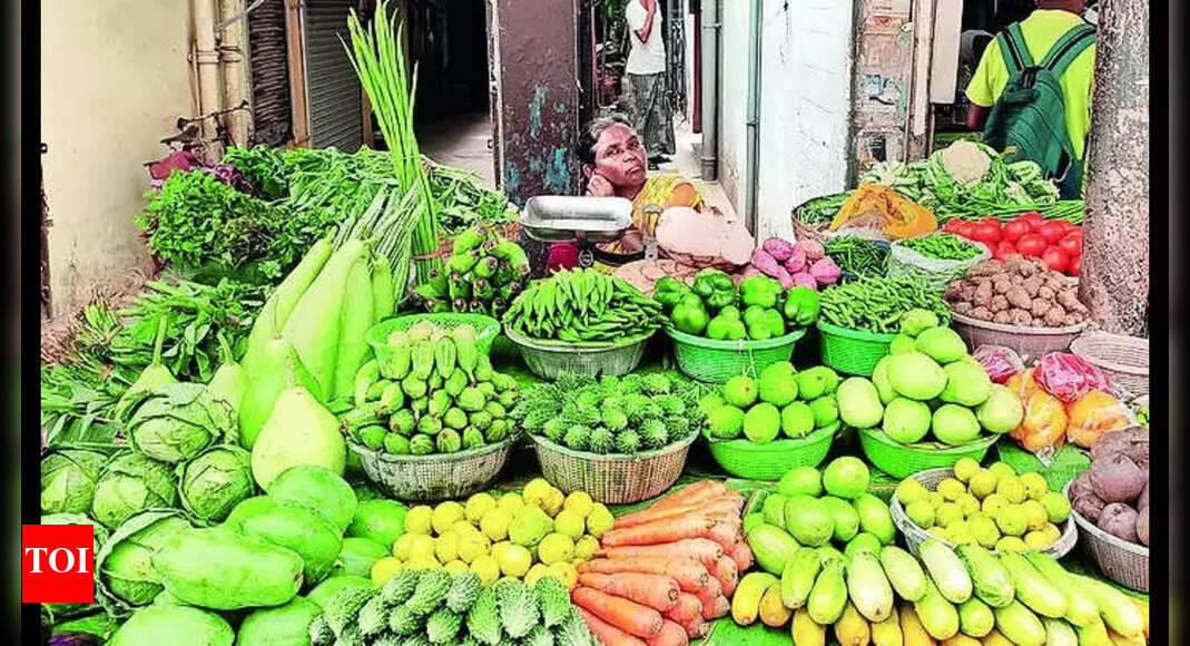 Vegetable Prices In Kolkata: Prices on rise as poor quality veggies ...