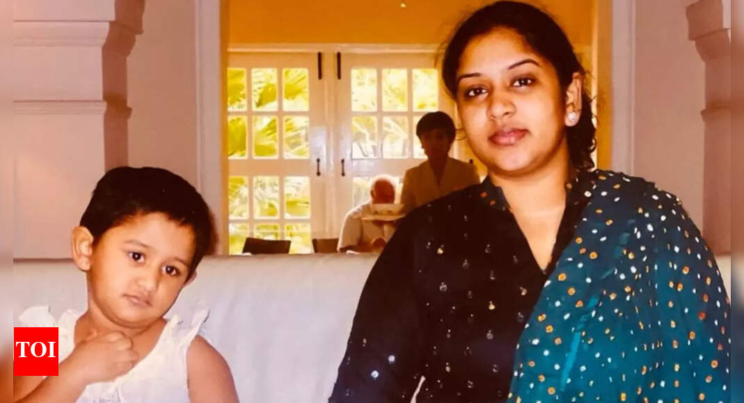 "I am drowning and dying with ur thoughts", Fatima Vijay Antony pens a ...