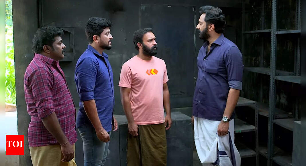 Santhwanam: Balan and family in a fix - Times of India