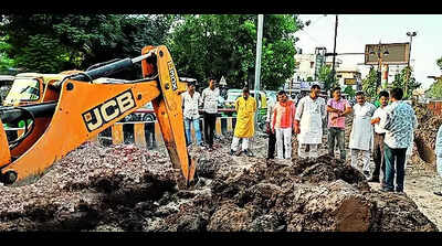 Projects: Expedite Infra Projects, Dm Directs Officials | Varanasi News ...