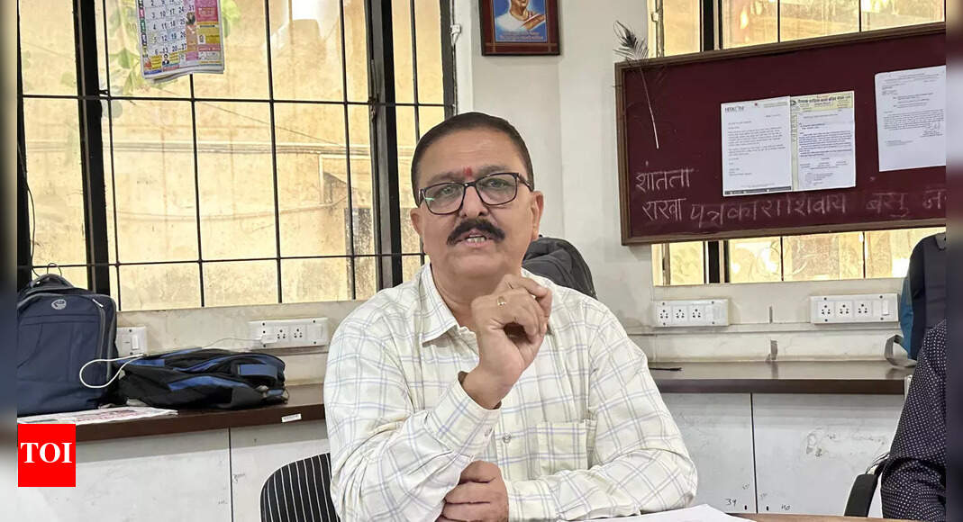 Thane: Activist blames MNS chief Raj Thackeray for giving wrong ... Thane: Activist blames MNS chief Raj Thackeray for giving wrong ...