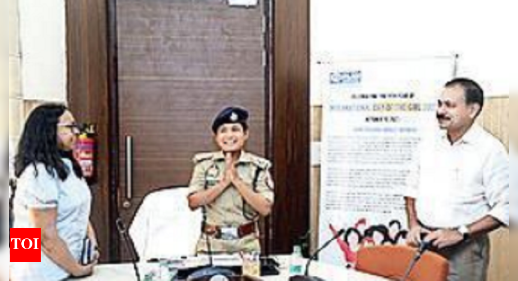 Dream: 18-yr-old girl lives her dream, dons ADG cap for a day | Lucknow ...