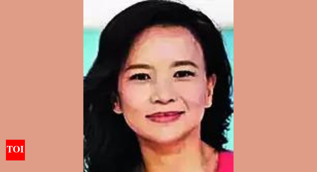 Journalist detained for 3 years in China returns home to Australia ...