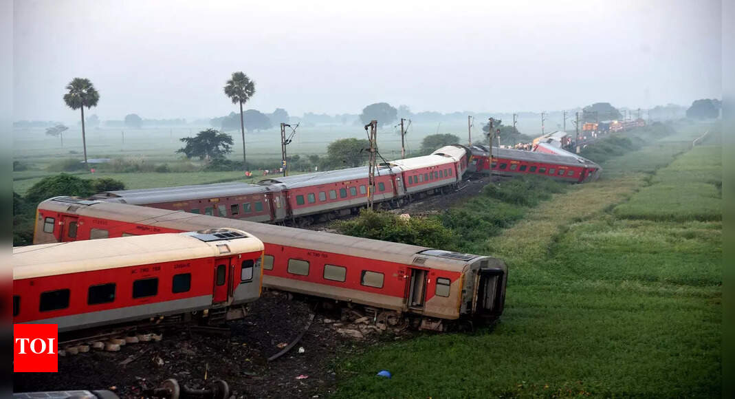Fault in tracks likely cause for derailment of North East Express train ...