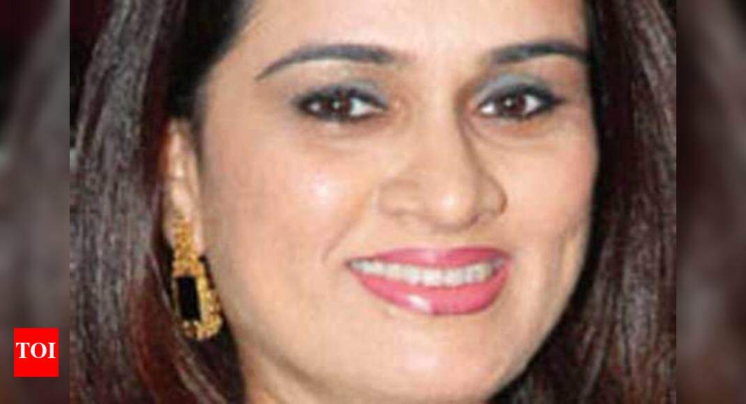 When Padmini Kolhapure had to slap Rishi Kapoor | Hindi Movie News - Times of India