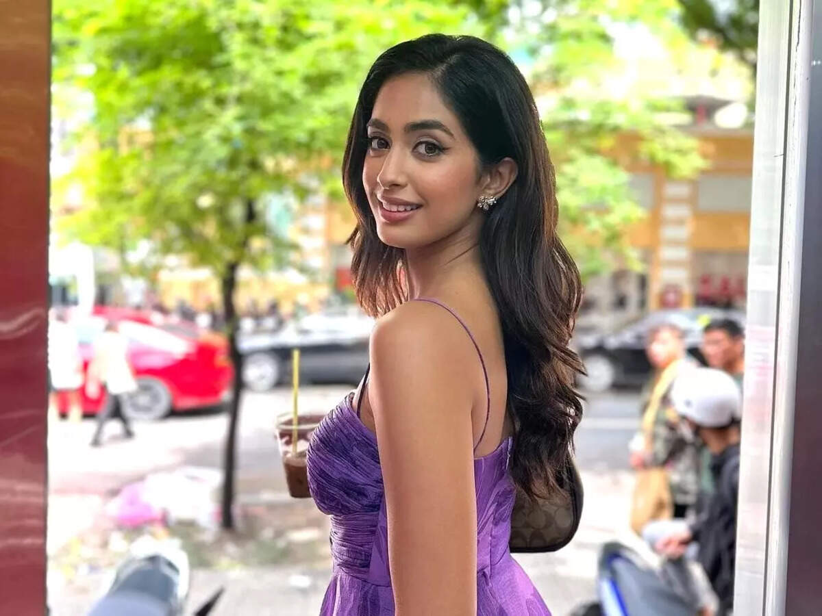 Sini Shetty grooves to Bollywood tunes on the streets of Vietnam