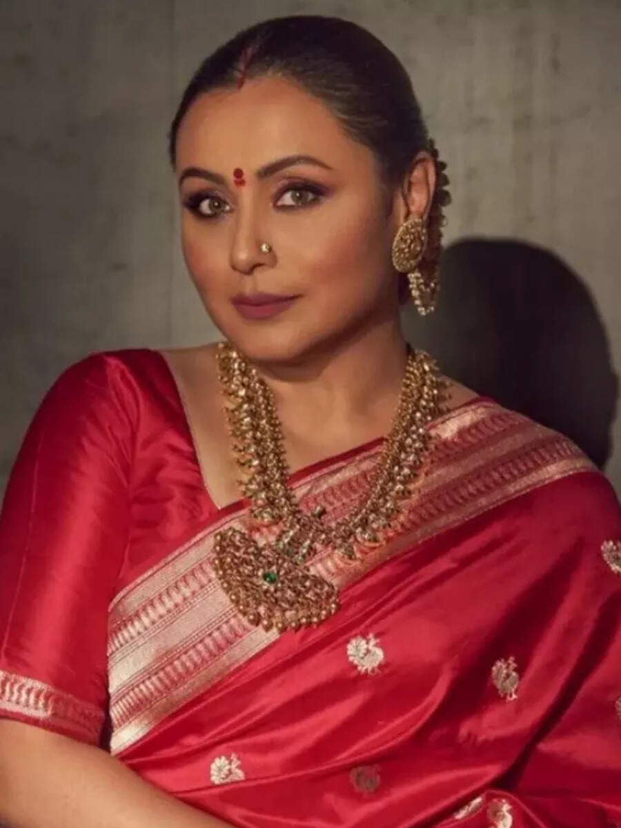Rani Mukerji, Kajol, Sushmita Sen's Best Durga Puja Looks | Times Now