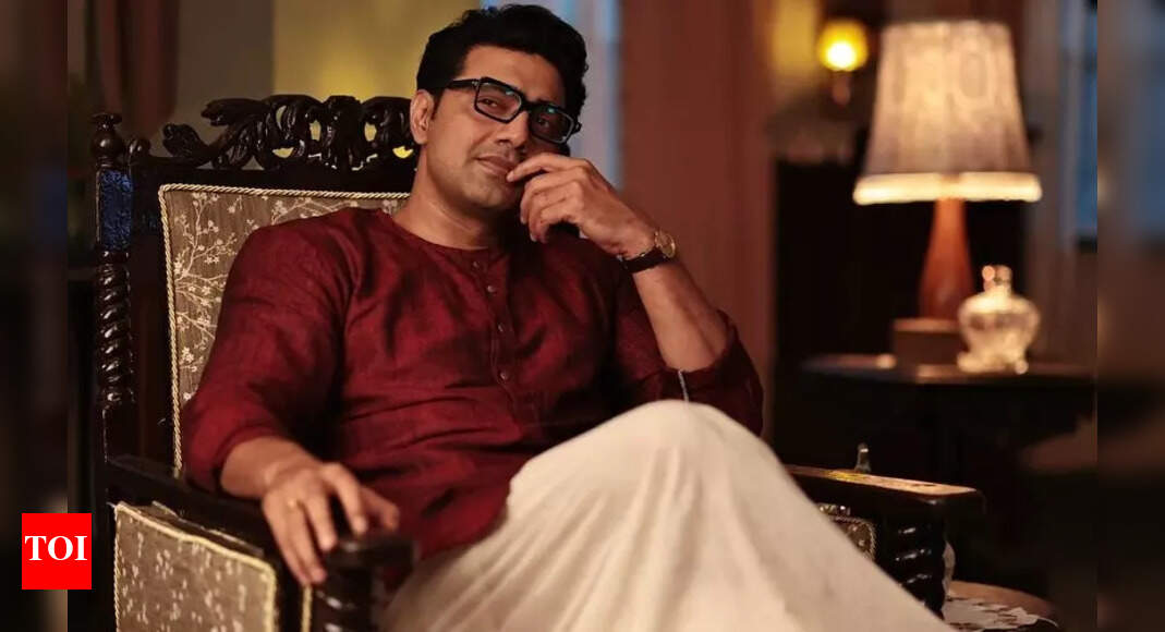 Dev: Politicians are the best actors; I can openly vouch for that ...