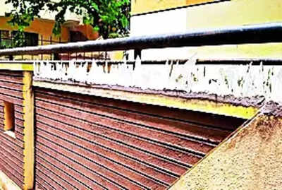 Sharp Objects: Boundary Walls With Sharp Objects Turn Death Traps For ...